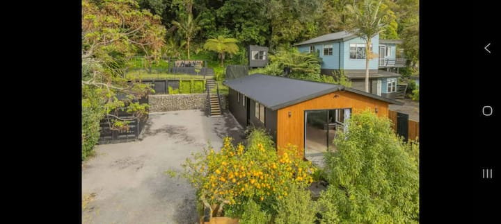 Family Retreat Only 4 Minutes Walk To The Beach - Whitianga
