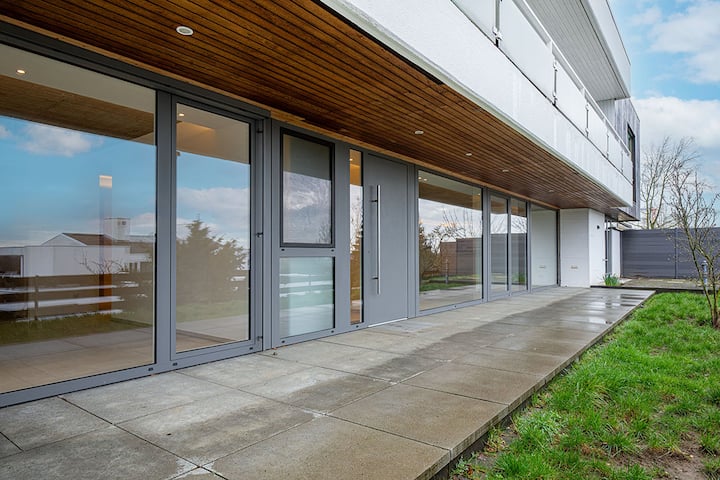 Moderne Ferienwohnung Mit Garten Und Ausblick - Bergisch Gladbach