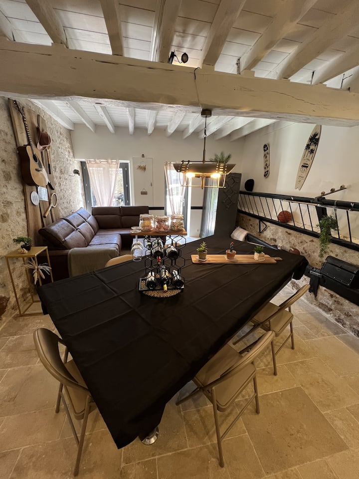 Charmante Maison Attenante Avec Jardinet Privé - Malesherbes