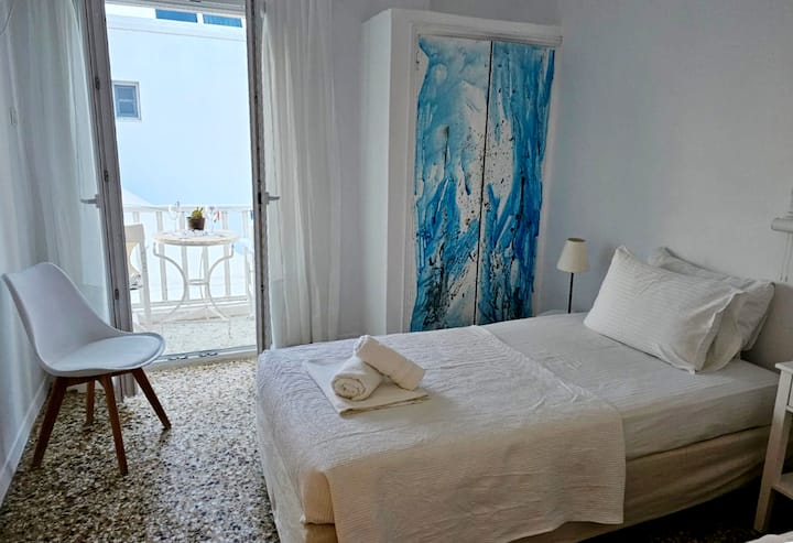 Double Room With Balcony And Side View Of The Sea - Antiparos