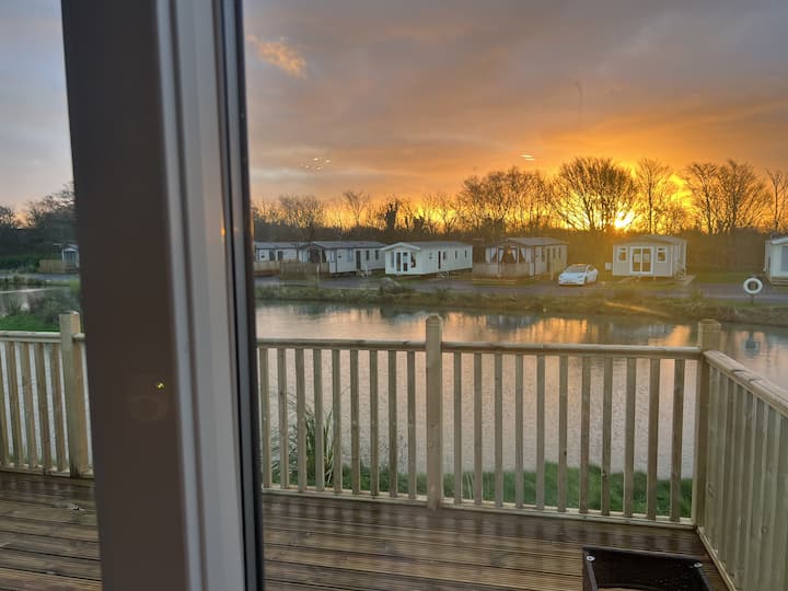 Brand New Lake View Caravan - Pet Friendly - Tenby - Tenby