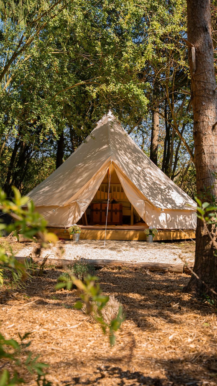 Bell Tent Vallery In A Beautiful Woodland Setting - South Cerney