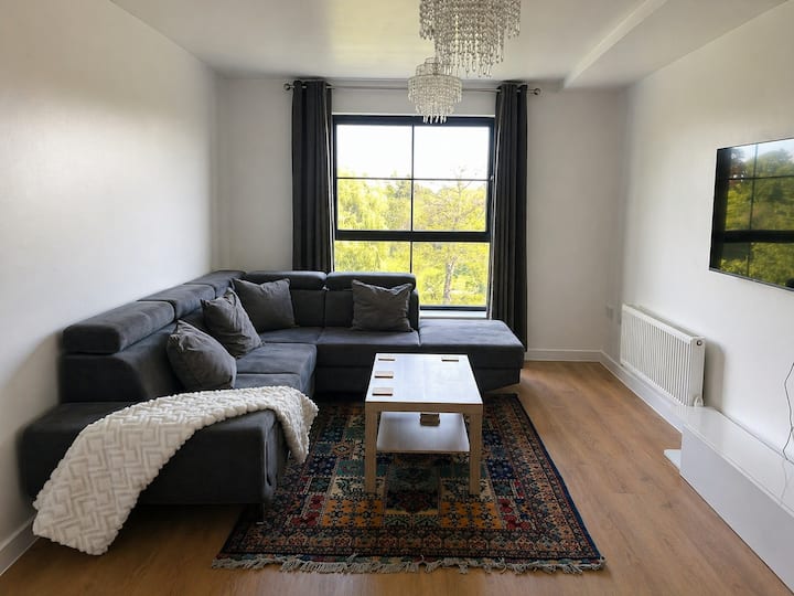 Modern Family Flat Near Slough Windsor & Heathrow - Bracknell
