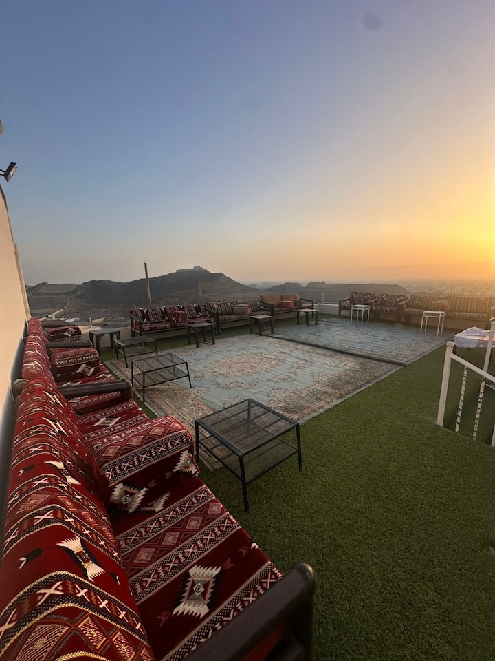 استراحه في اعلا جبل في جده - Jeddah