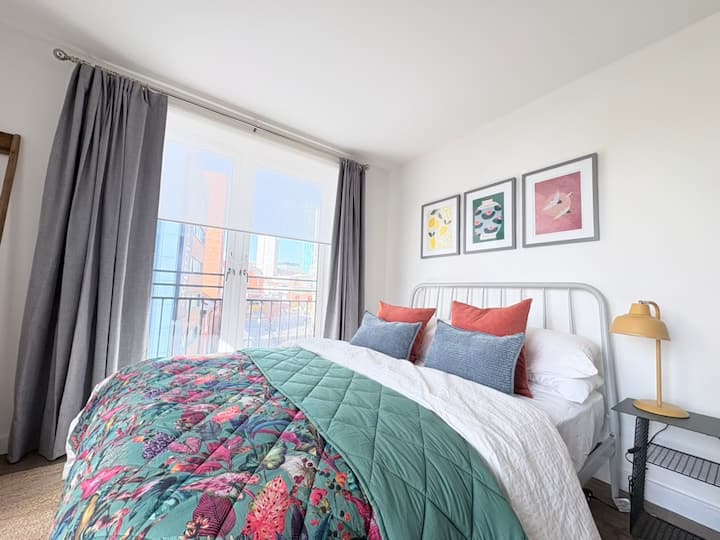 Gorgeous Pied-à-terre In The Heart Of Birmingham - Villa Park