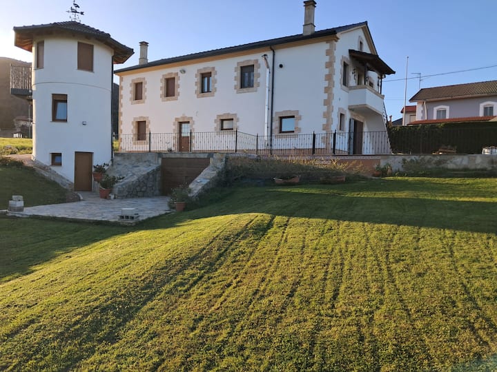 Solar De La Fuente, Sobremazas Cantabria - Solares
