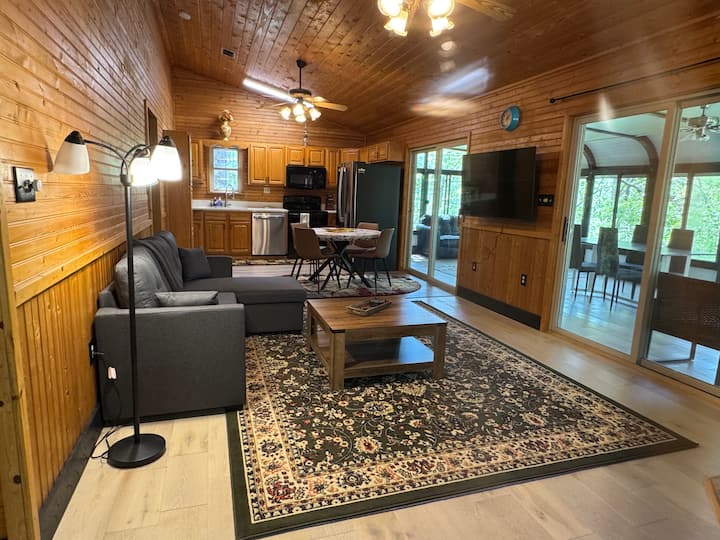 Smoky Mountain Hideaway Minutes To Franklin - Franklin, NC