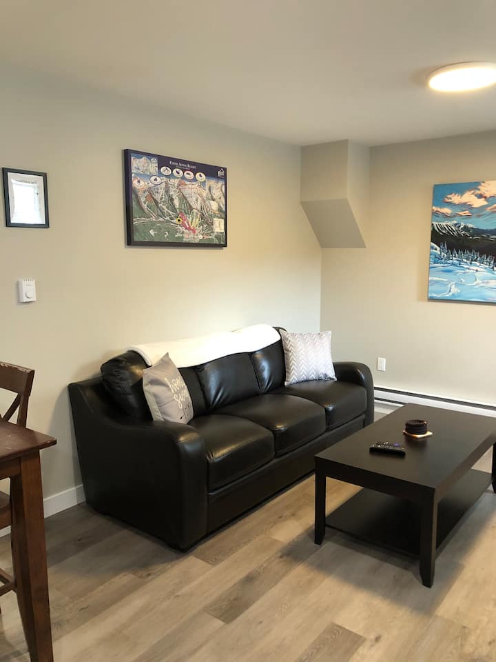The Cozy Crow | Crowsnest Pass - Blairmore