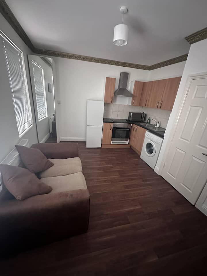 Cosy Apartment In London - 5 Mins To Station - Earls Court