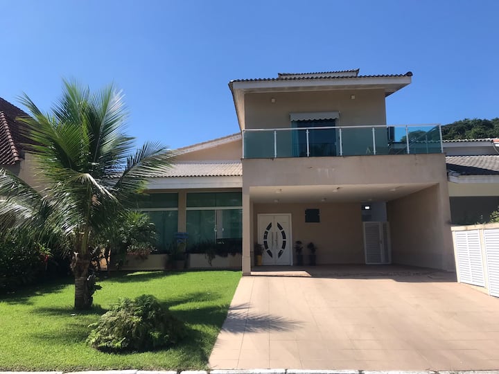 Linda Casa Espaçosa Com Segurança 24hs No Acapulco - Guarujá
