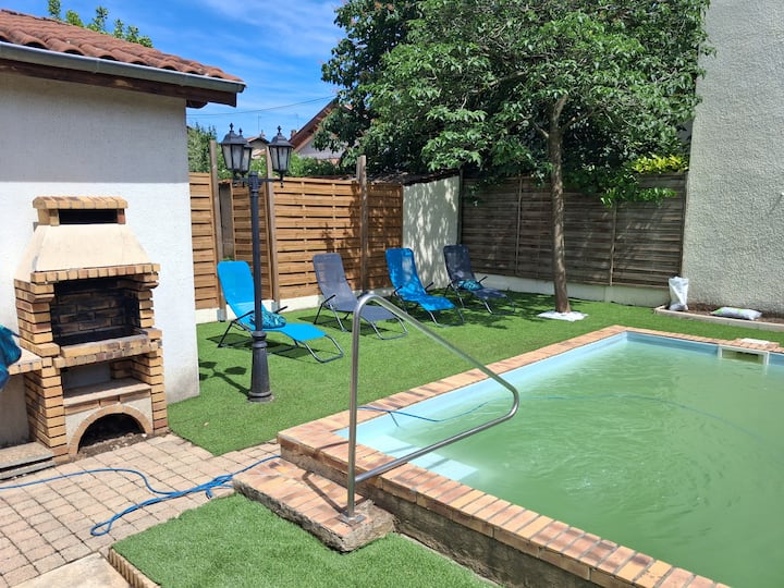 ​Maison Familiale Avec Piscine Privée - Chassieu