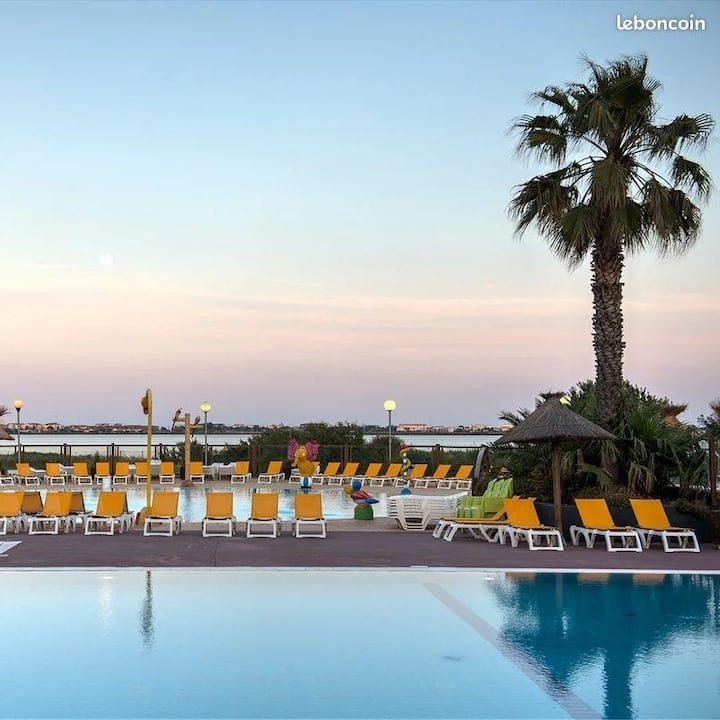 Bungalow 3 Chambres 6 Personnes Dans Un Camping 4* - Montpellier