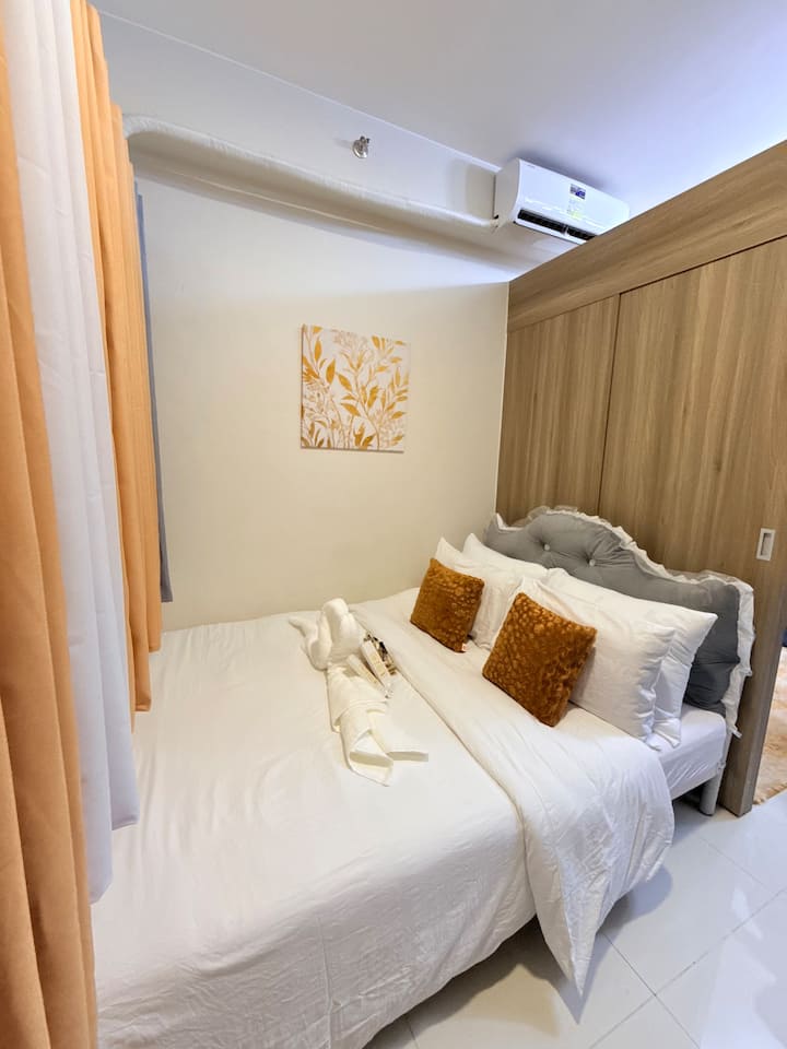 Divine Ten Staycation
1br | Netflix | Wifi | Pool - Pasig