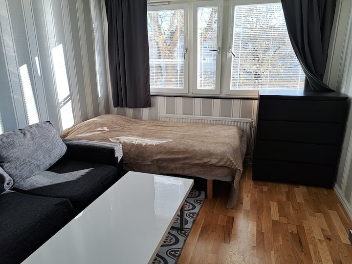Modern Och Mysig Studio Nära Gränby Köpcentrum - Uppsala