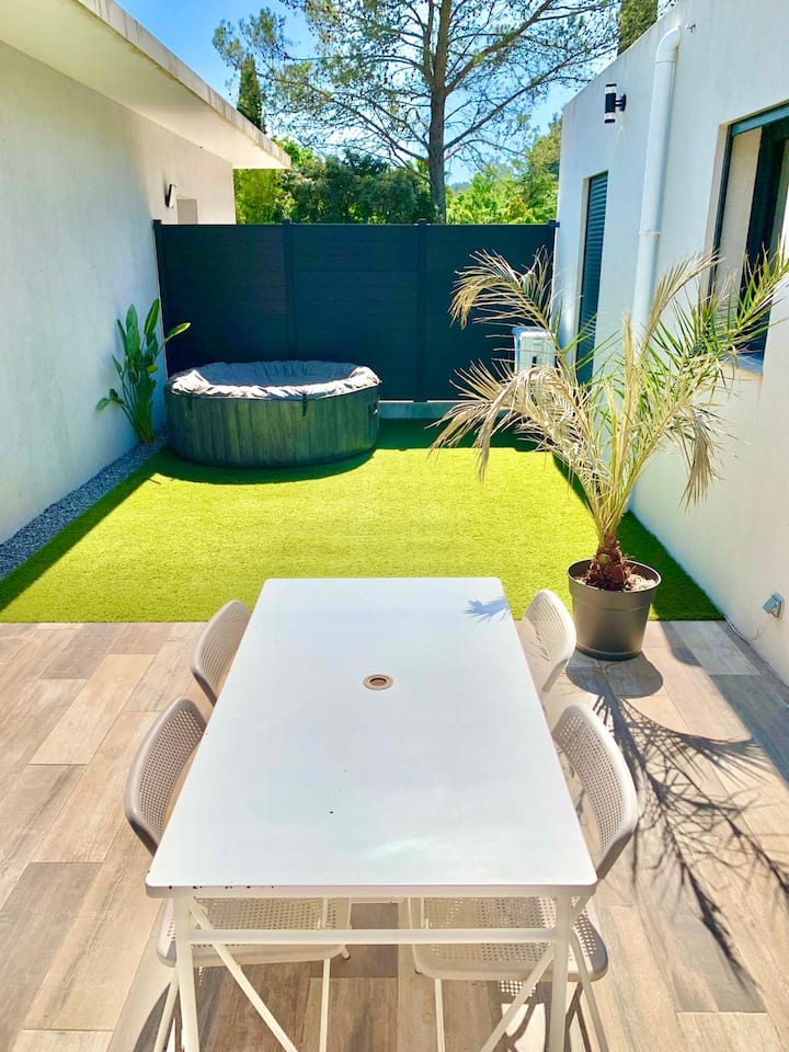 Maison Avec Jardin & Spa Située Entre Mer&campagne - Le Pradet
