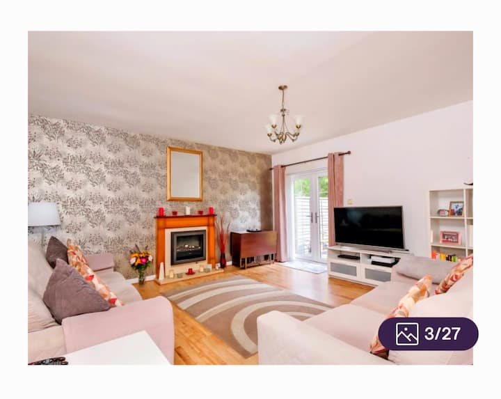 Beautiful Two Bedroom House For Rent In Cullen. - Cullen