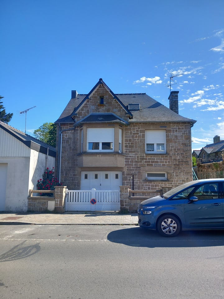 Maison Plein Centre De St Coulomb, 2km Des Plages - Cancale