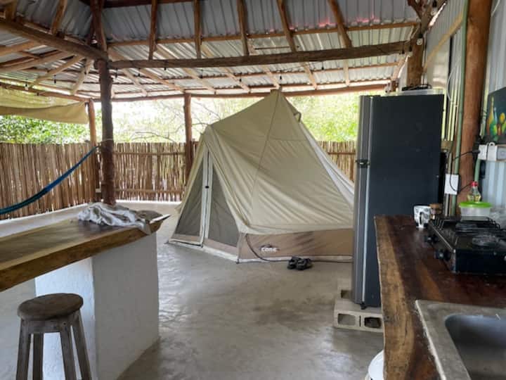Acogedor Albergue Con Tiendas De Campaña En Holbox - Isla Holbox