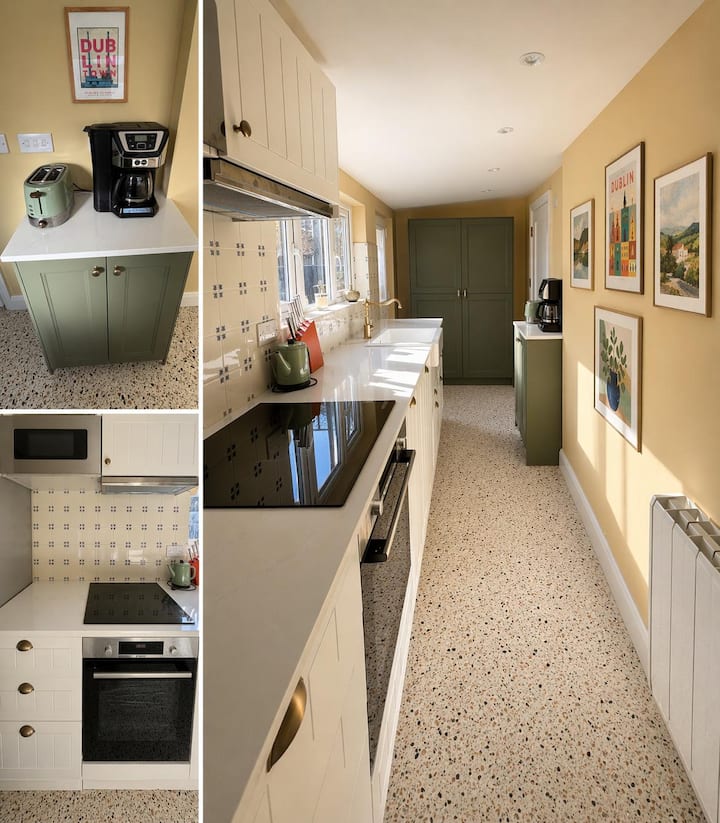 Stylish Georgian Cottage | Attic Suite | 4 Guests - Dublin