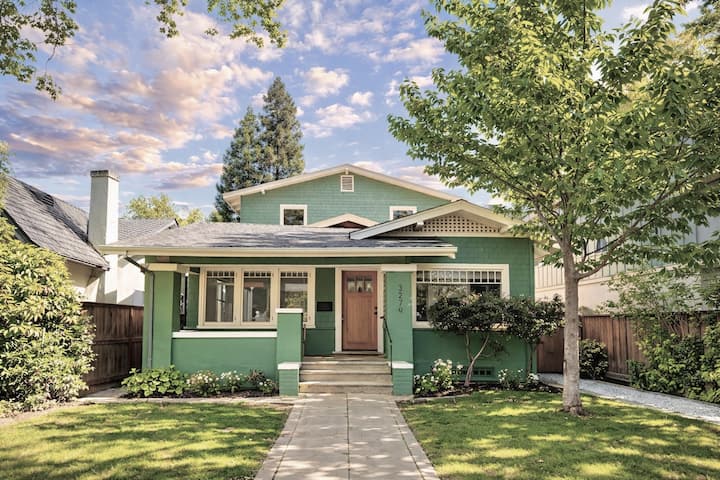 Peaceful East Sacramento Craftsman - Sacramento, CA