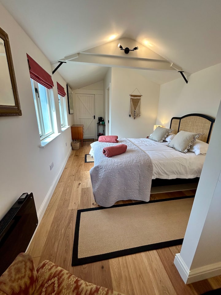 Tranquil En-suite Room Close To Town Centre - Cirencester