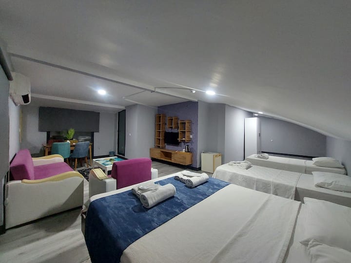 Geniş ÇAtı Katı Oda 4 Kişilik - Manavgat