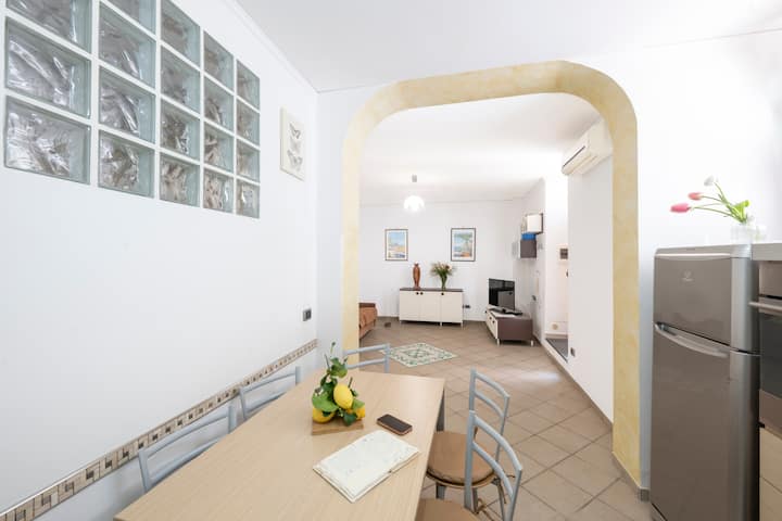 Comfortable Praiano Stay With Partial Sea View - Praiano