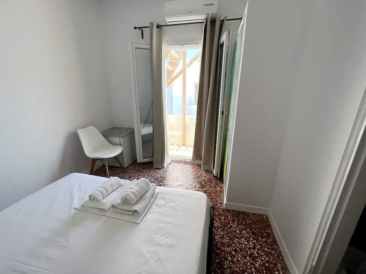 Double Room With Balcony Steps Away From Beach - Antiparos
