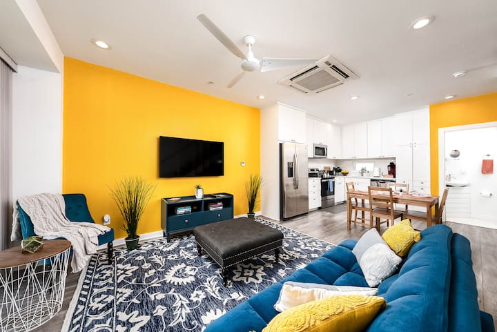 Bright Broadway Loft! - Alamo Heights, TX