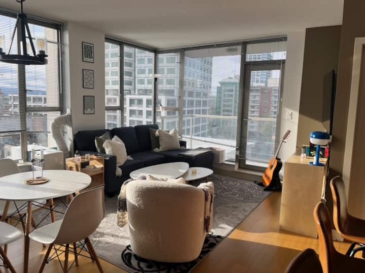 Downtown Victoria Condo At The Juliet - Victoria