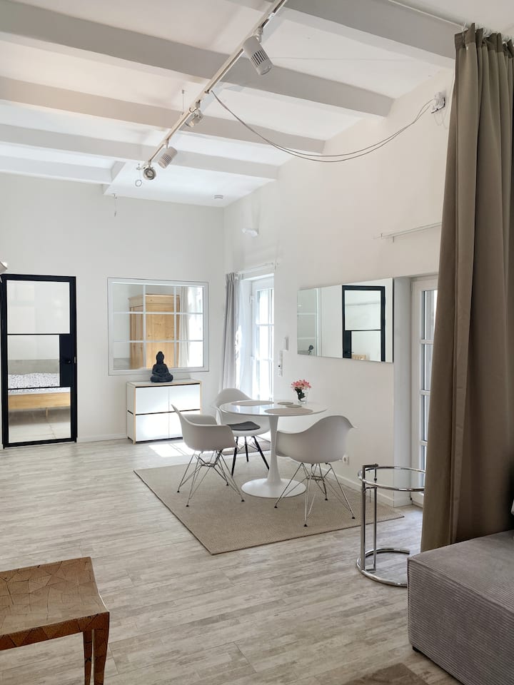 Loft In Ehem. Weinbrennerei Mit Parkplatz - Unkel