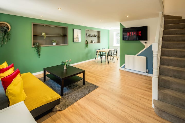 Spacious 3 Bedroom House With Garden - Hounslow