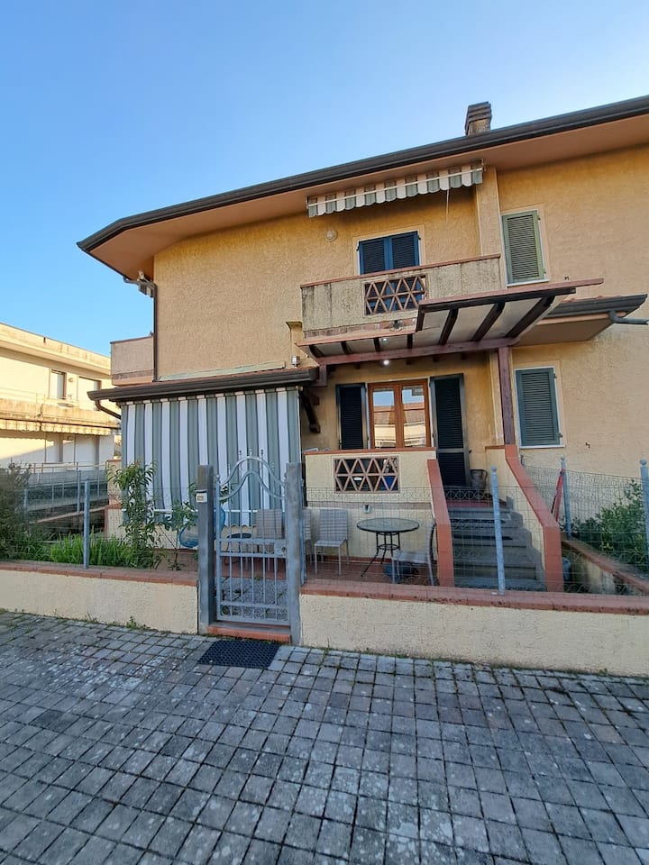 Casavacanzeluisa&giancarlo - Marina di Massa