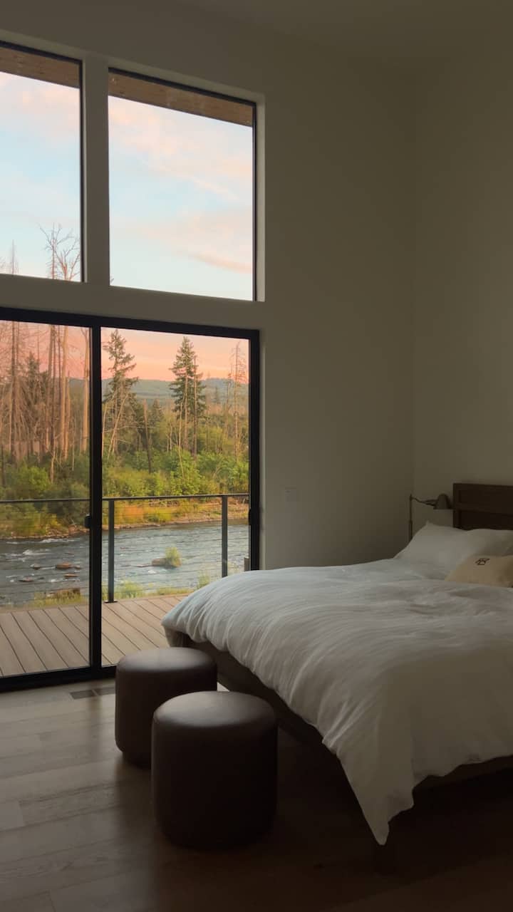 The River House - Lyons, OR