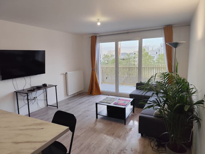 Chambre Privée, Grand Lit, Porte De Paris - Aubervilliers