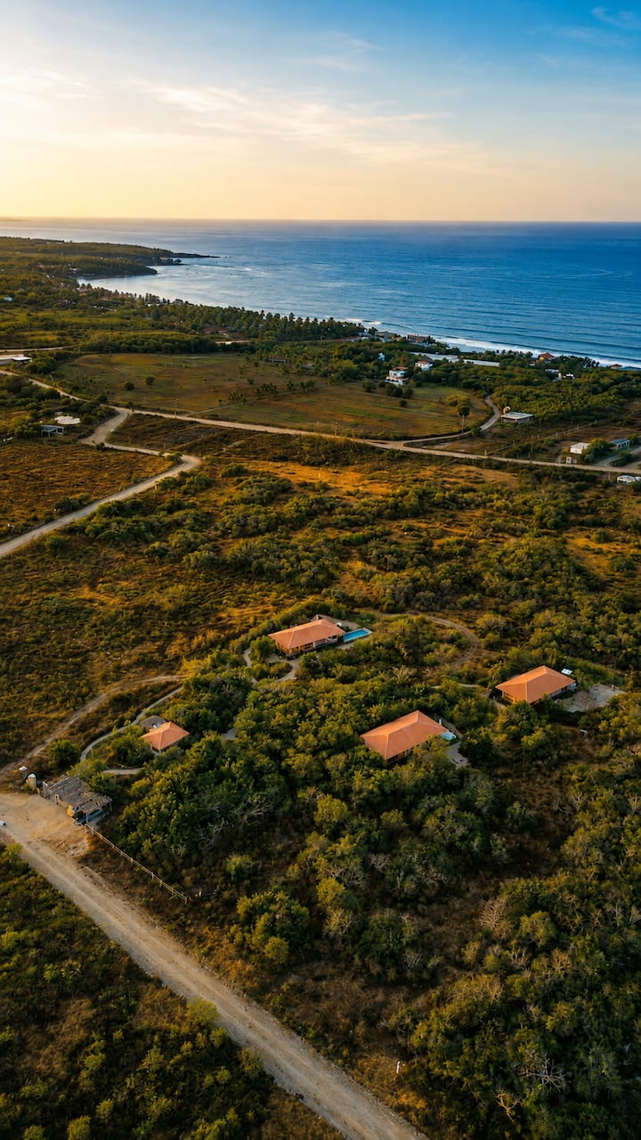 3 Private Villas, 3 Pools, Sleeps 10, La Saladita - La Unión (Mexico)