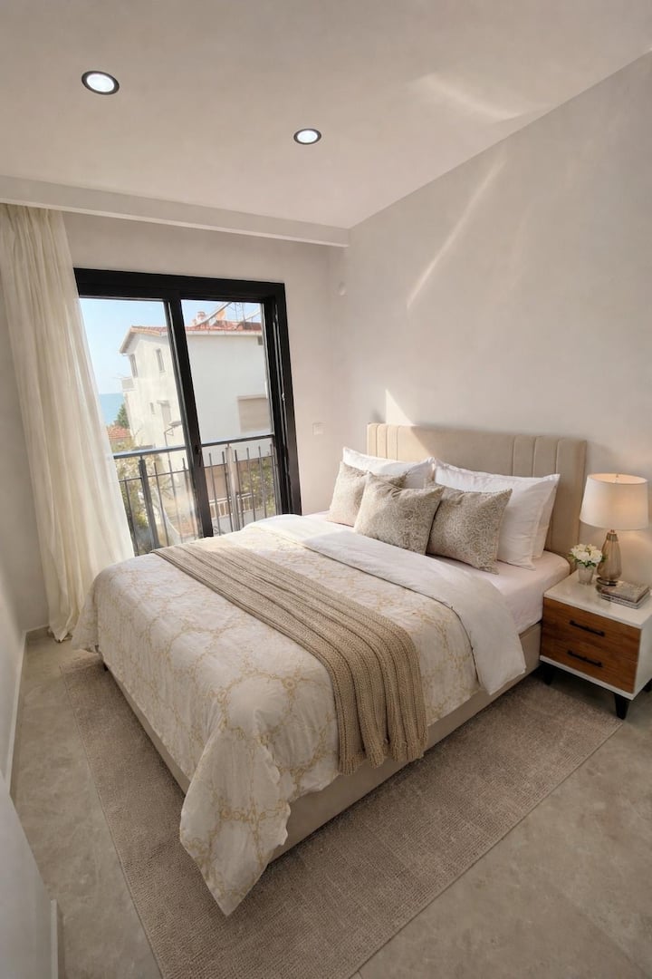 Kadınlar Denizinde  Günlük Kiralık 1+1 Lüks Daire - Kuşadası