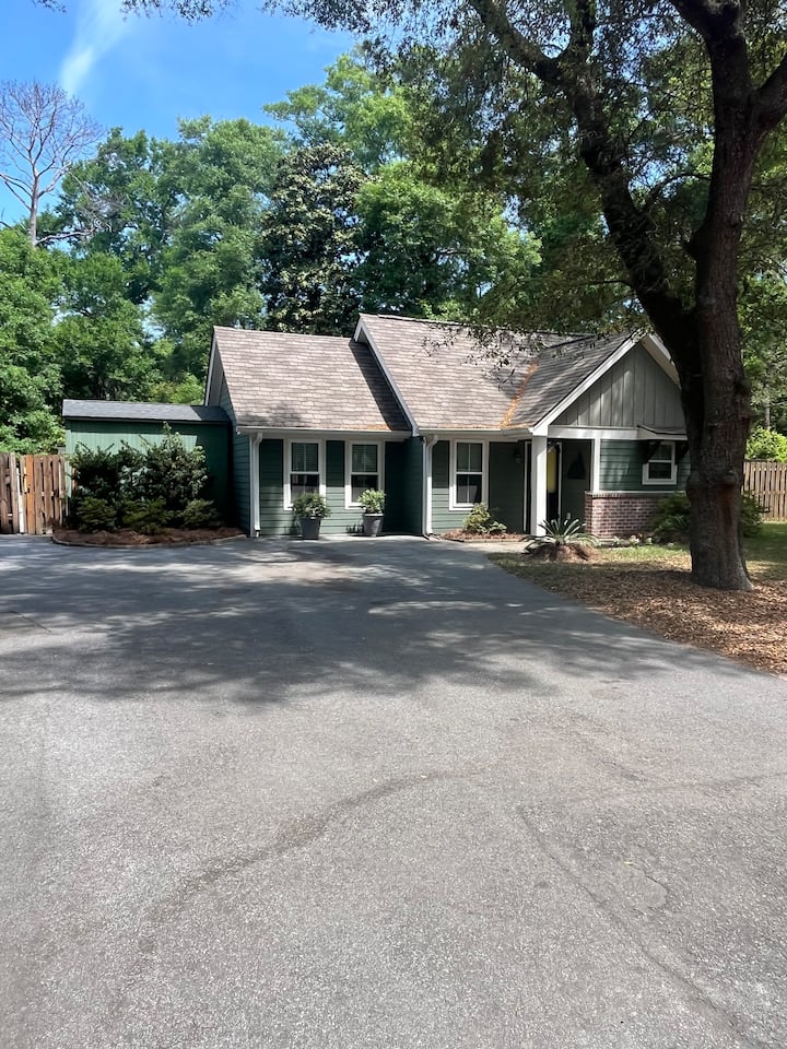 Small Private Beaufort Retreat - Beaufort, SC