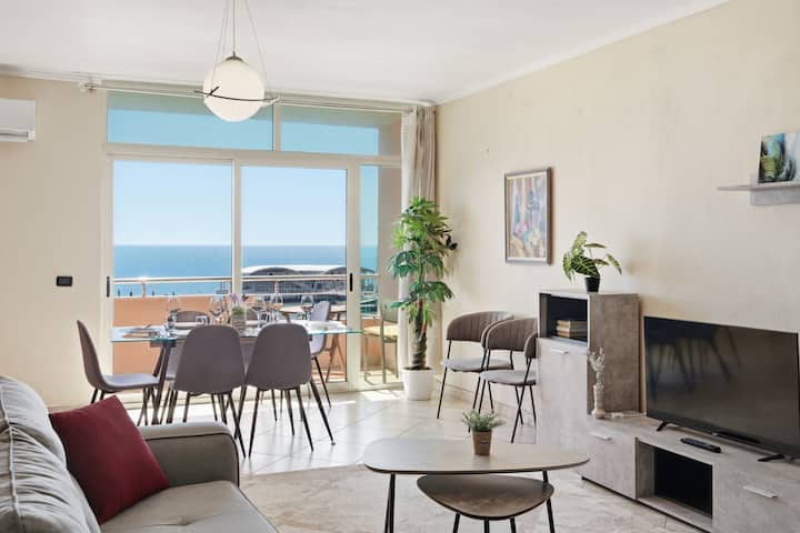 Spacious 3br Seaview Apartment In Prime Location - Albanie