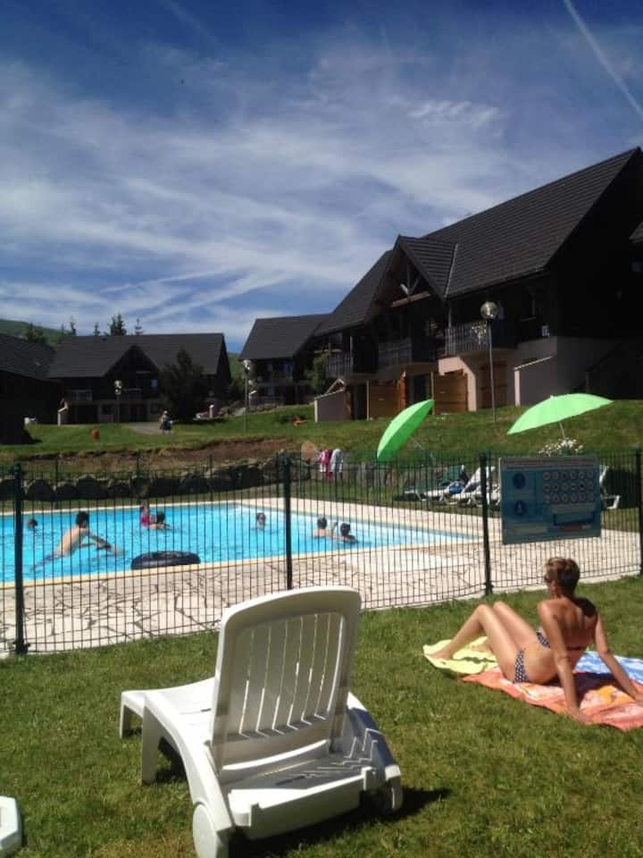 Appartement Pour 4 Personnes Avec Piscine En éTé. - Super-Besse