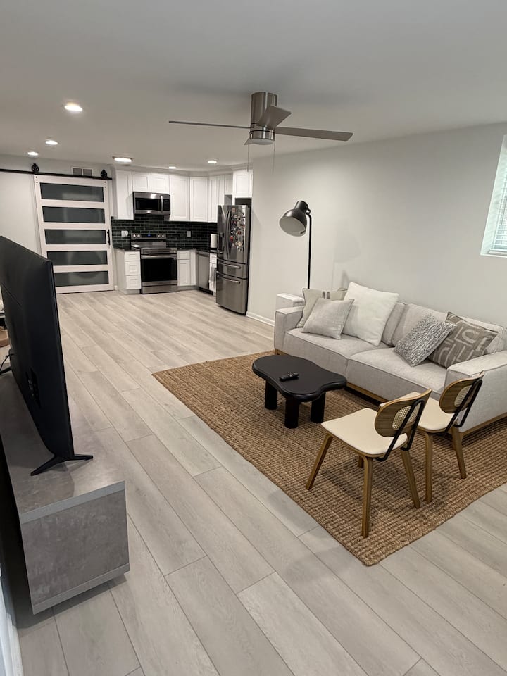Guest Favorite Comfortable Basement In Johns Creek - Duluth, GA