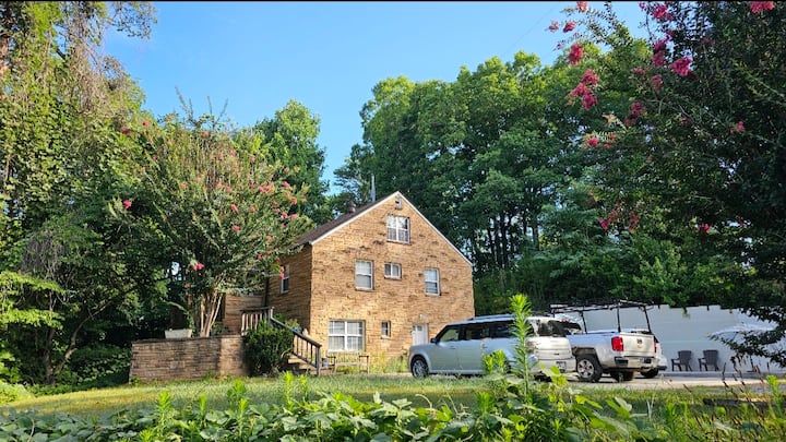 The Sportsman Stay: Pool, Sauna & Room For Boats - Watts Bar Lake, TN