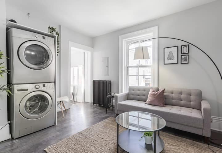 Comfortable Modern 2br Apartment|parking Available - London