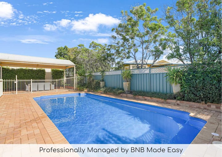 Whispering Glen | Pool Entertainer, Close To Zoo - Dubbo