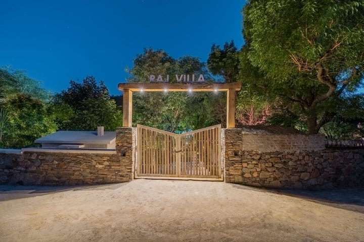 Abhiraj Nature Villa
Your Nature Party Getaway - Udaipur