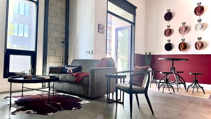 The Lone Star Loft | Balcony View! 7m To Disney! - Santa Ana, CA