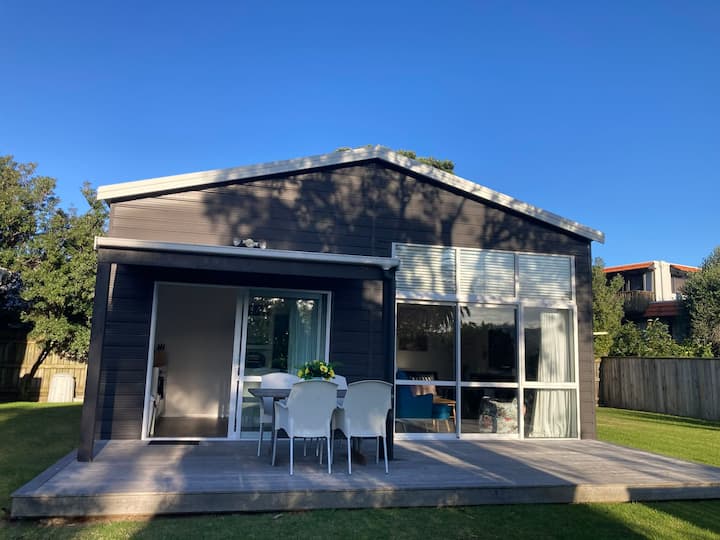 Seaview Beach Retreat - 2 Min Walk To The Beach - Whangamatā