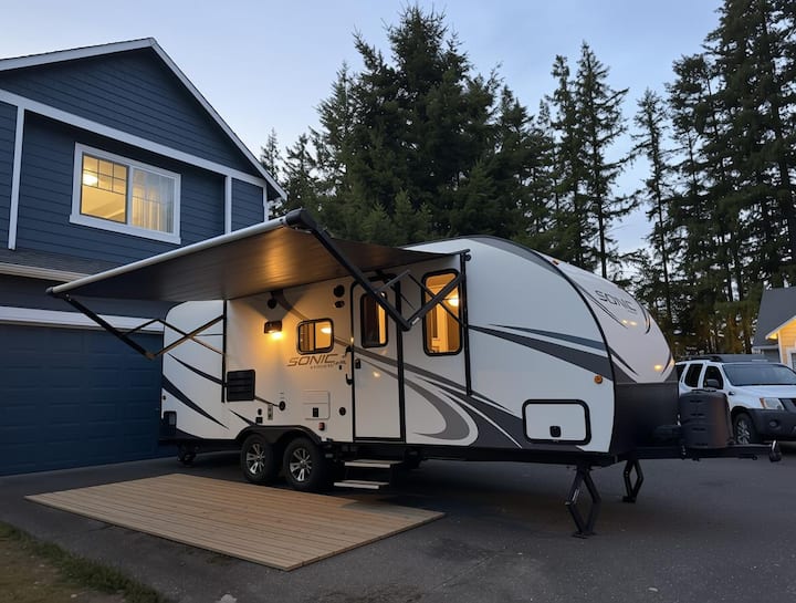 Relaxing Rv Getaway Near Nature - Kent, WA