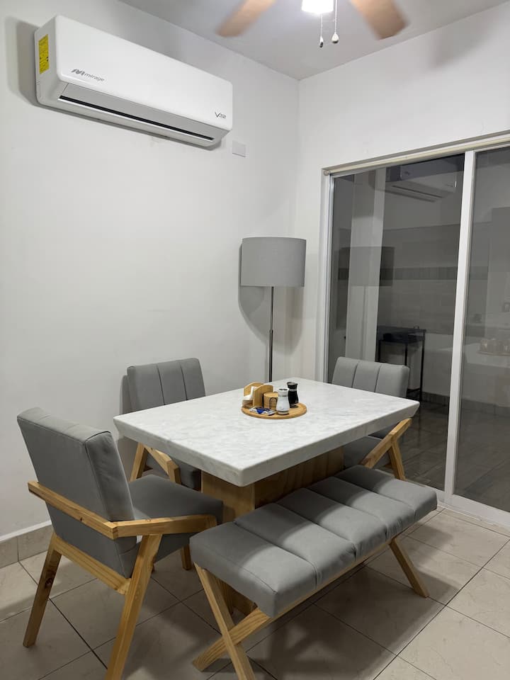 Casa En Privada, 3 Rec, Cochera, 2 Salas De Tv - Santa Catarina, México