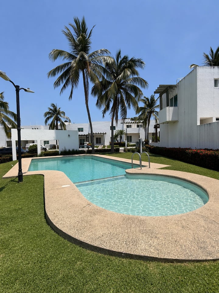 Cómoda Y Amplia Casa En Fraccionamiento Privado - Boca del Río